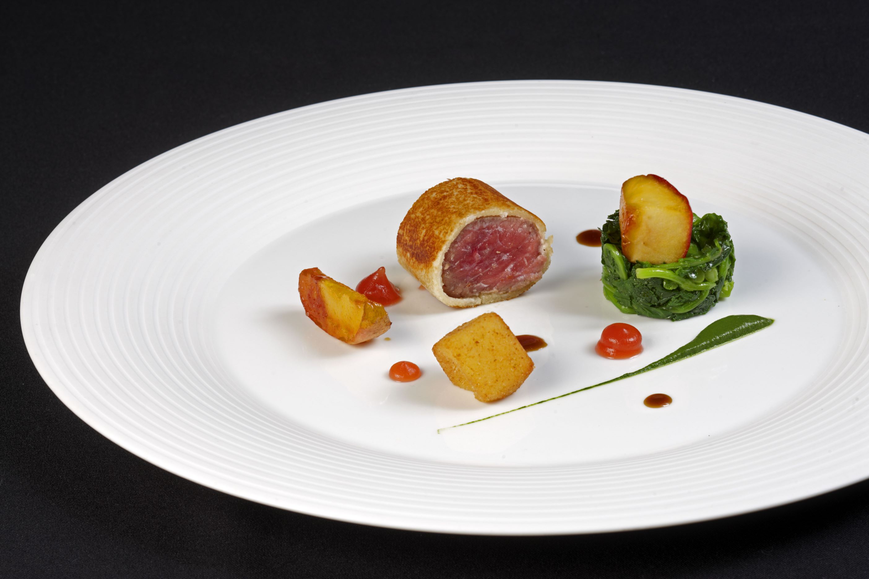 Controfiletto di bufalo, mele annurca, friarielli - Italian Gourmet